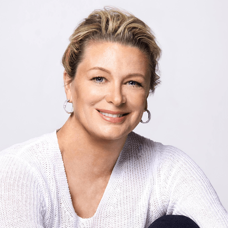 Get to Know Kristin Hannah | Kent District Library